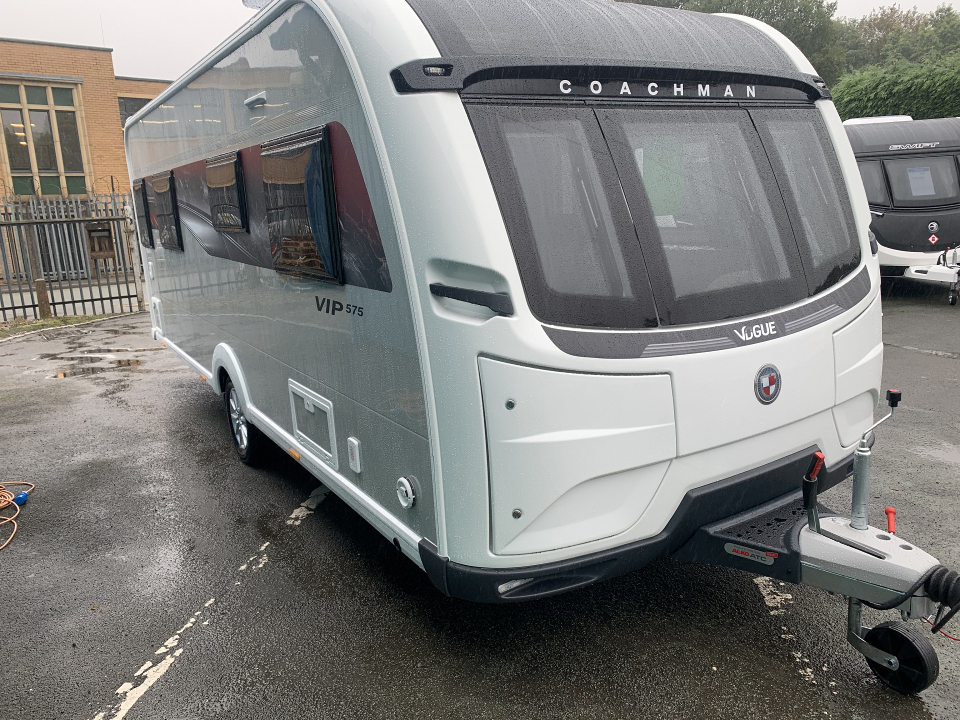 New 2026 Coachman VIP Vogue 575 Caravan
