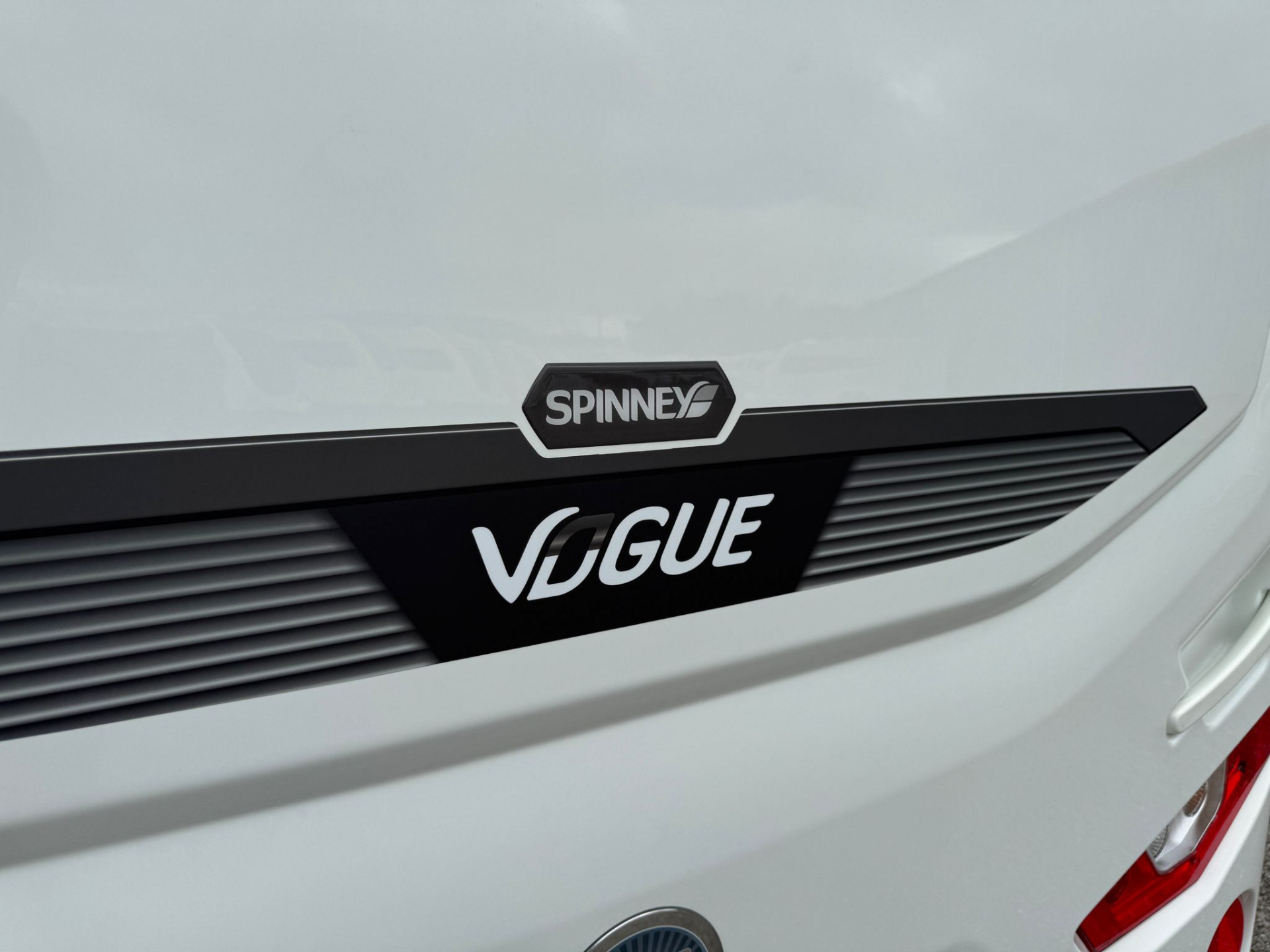 New 2026 Coachman VIP Vogue 545 Caravan