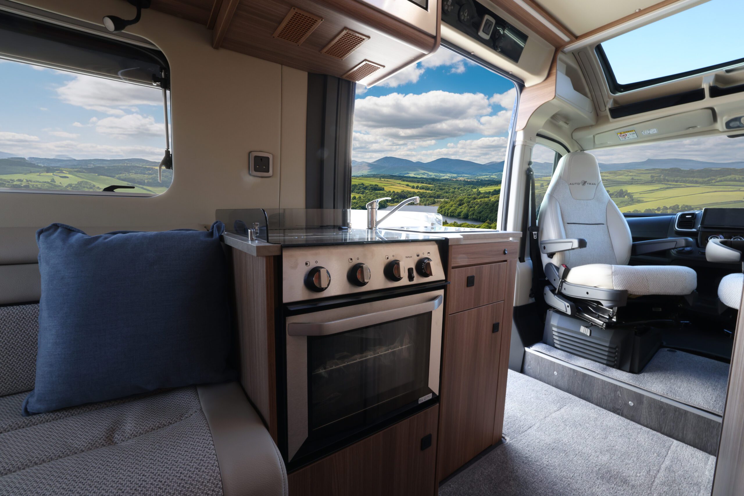 New 2026 Auto-Trail V-Line 540 SE Campervan